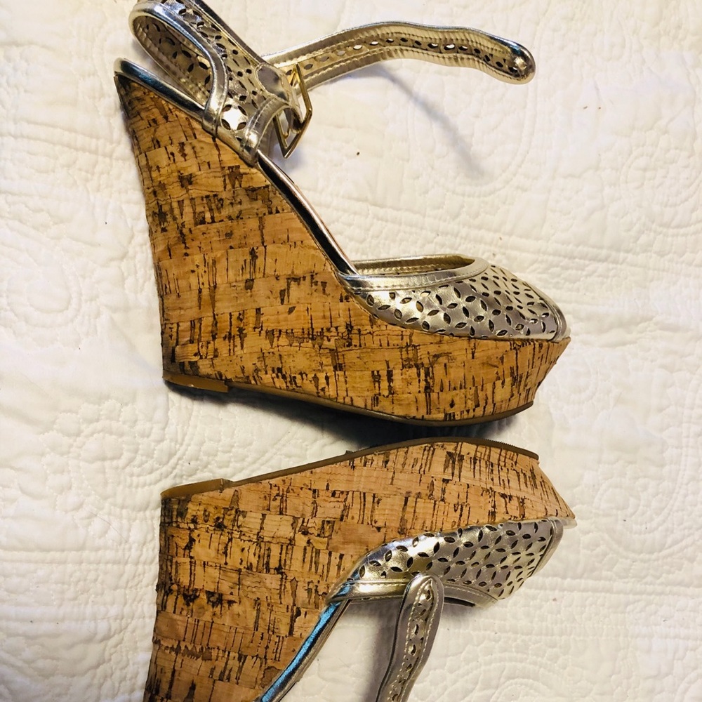 Steve Madden - Gold Laser Cut Wedges - Gem